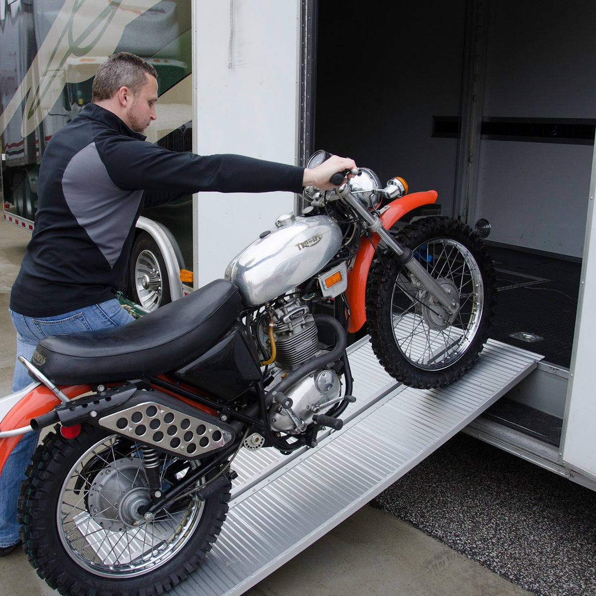 Erickson Bi-Fold Aluminum Cargo Ramp 544 kg (1200 lb.) Rated (Per pair ...